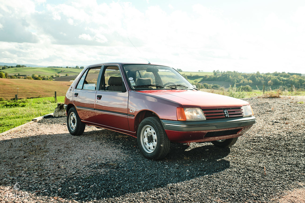 Benzin - Peugeot 205 GT - 1985