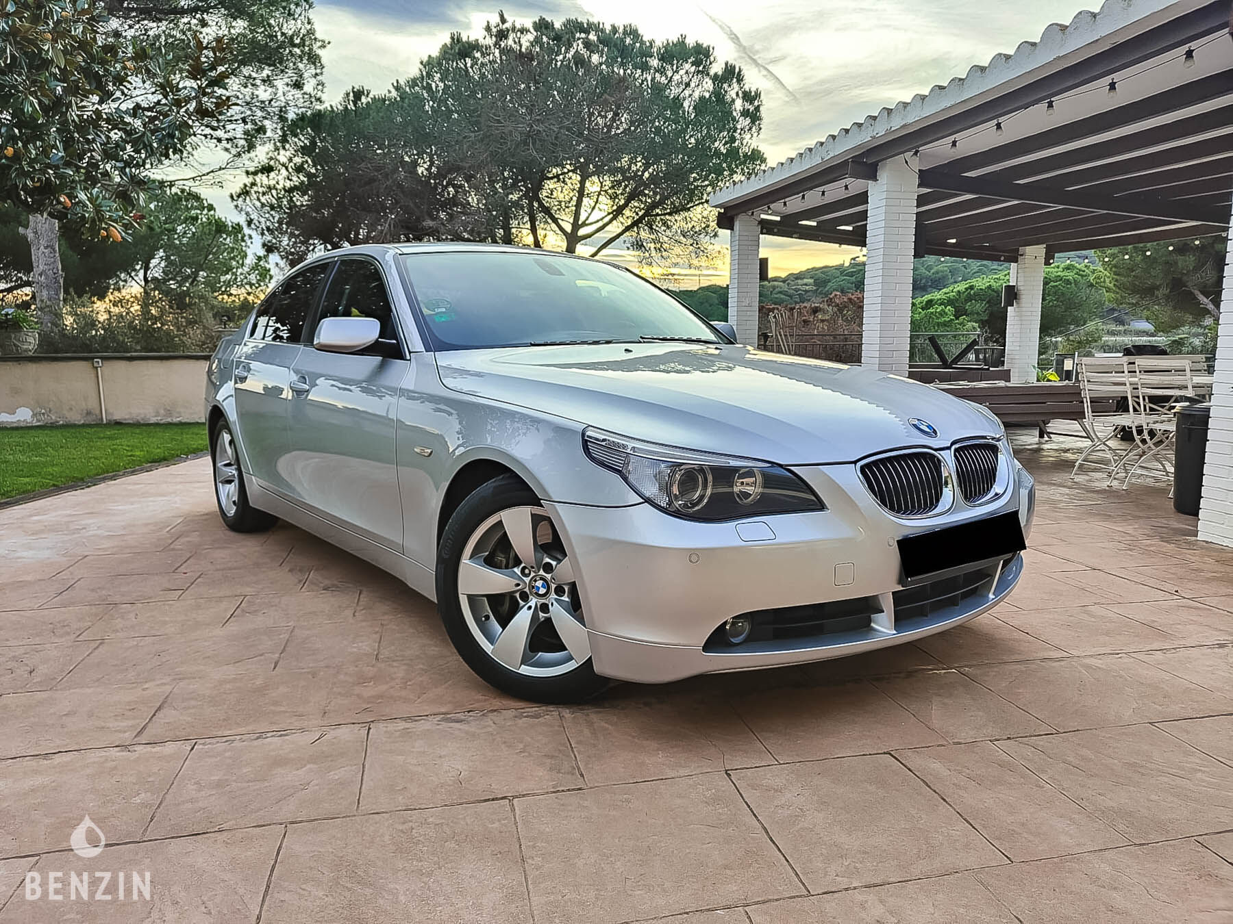 Benzin - BMW 545i e60 95K km - 2005