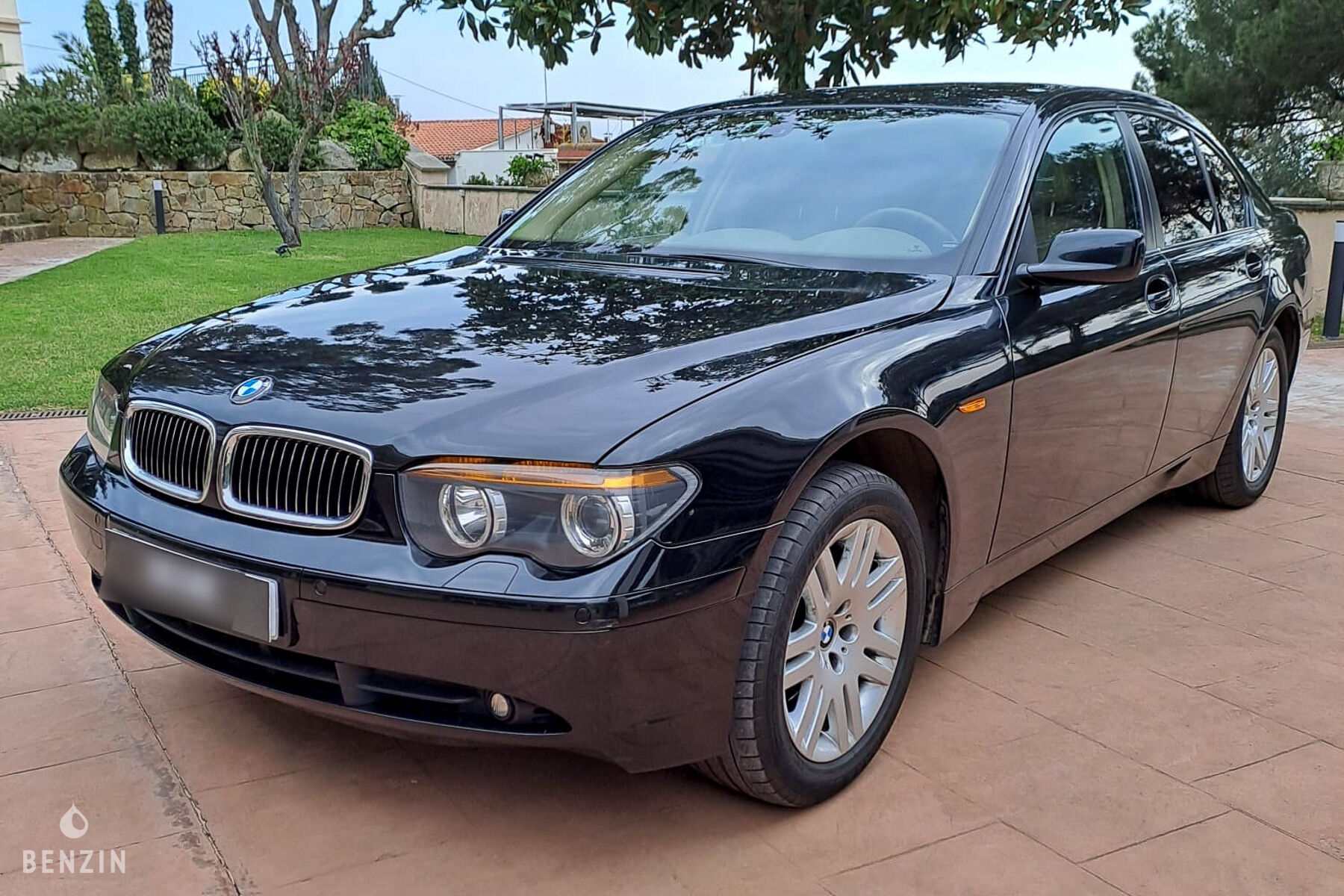 Benzin - BMW 745i e65 - 2002